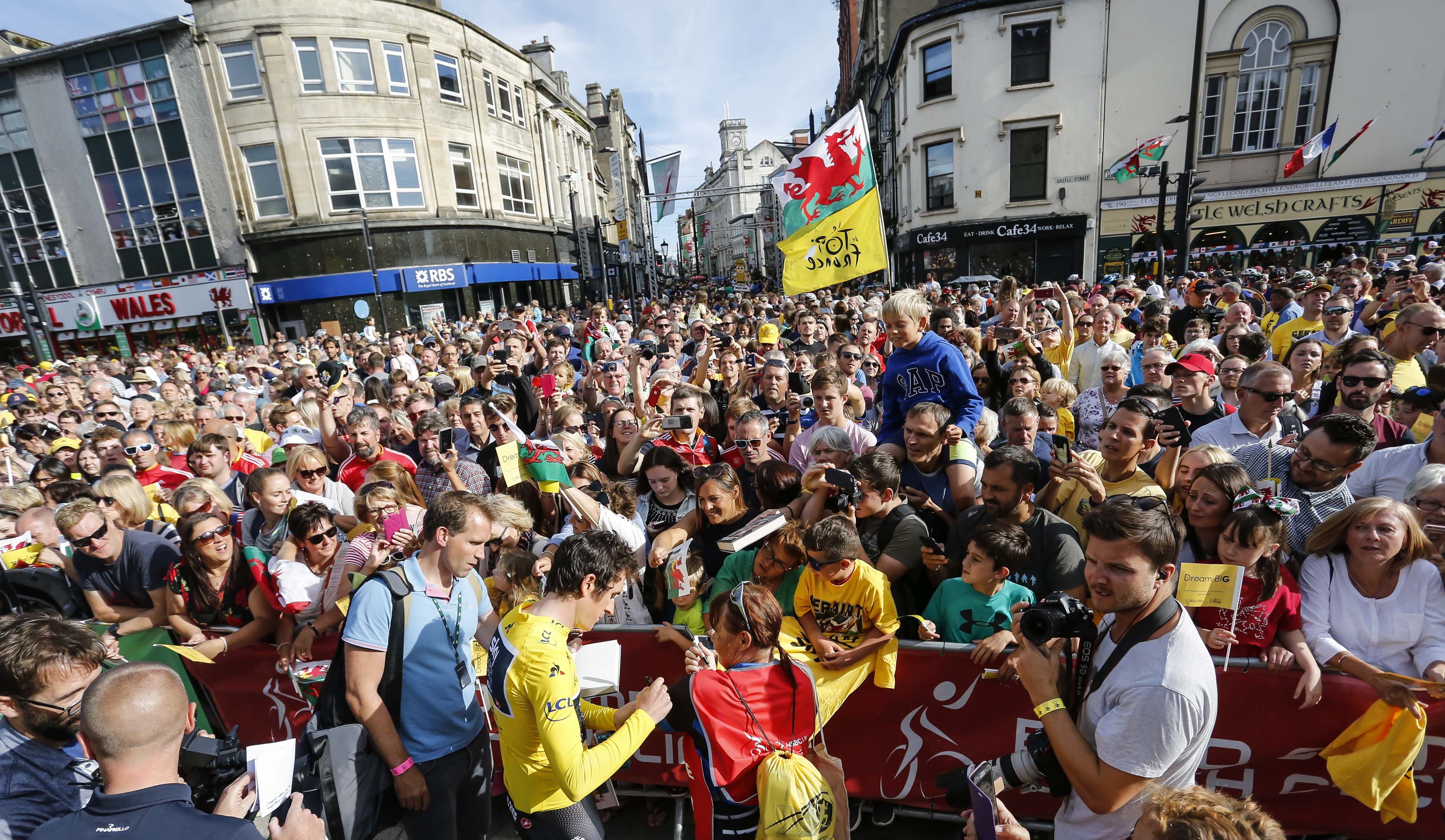 Gwerth Chwaraeon yng Nghymru | Chwaraeon Cymru