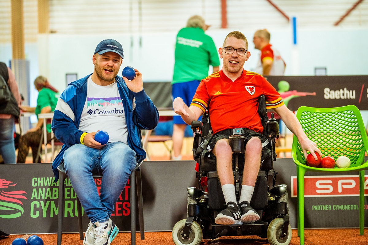 Arolwg Cenedlaethol Cymru 2022-23 | Chwaraeon Cymru